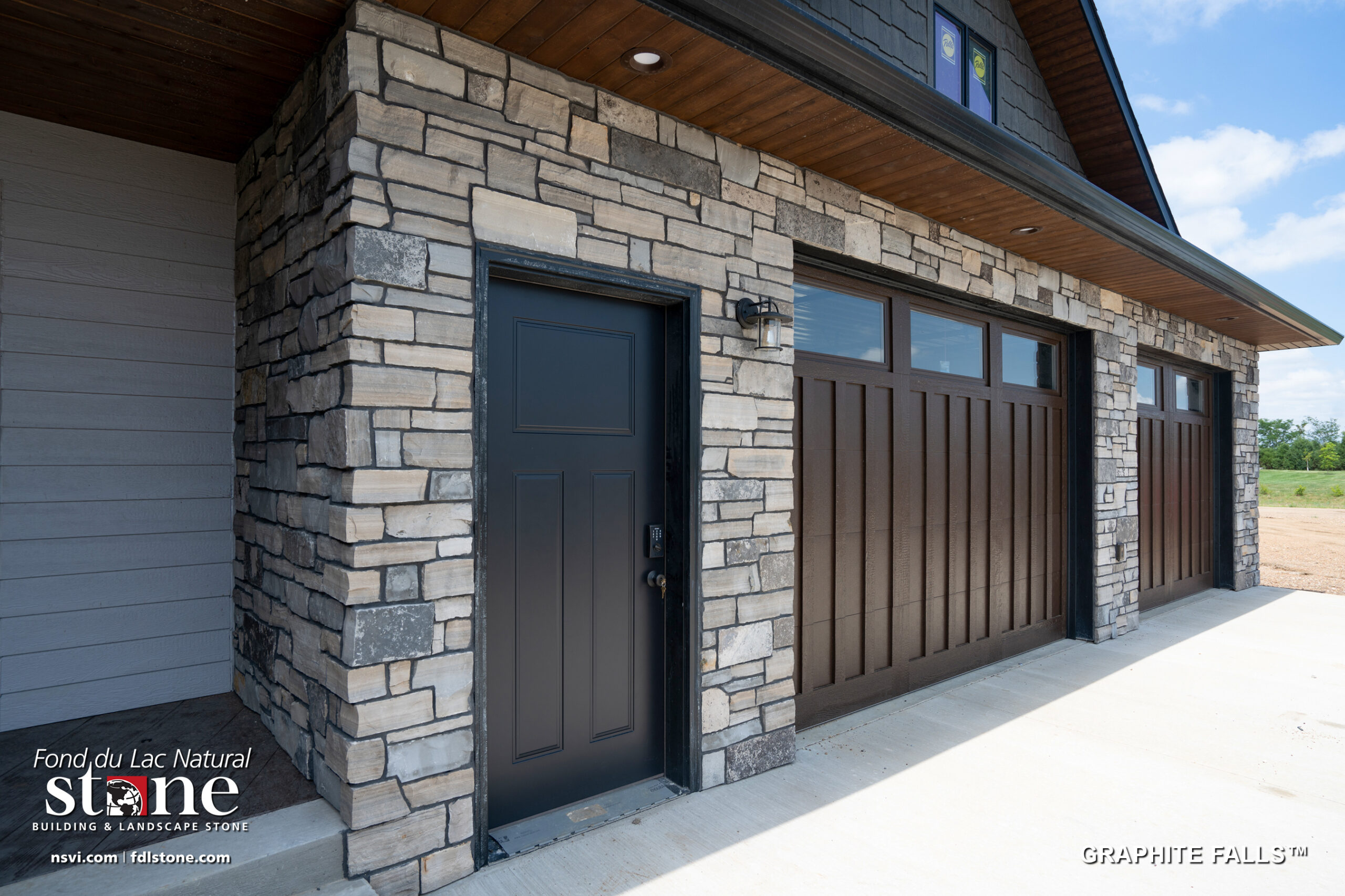 Graphite Falls™ (w/dark mortar joints) - Fond du Lac Natural Stone